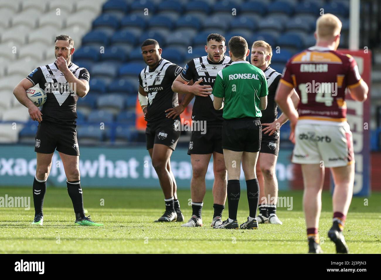 referee Liam Moore speaks to Jake Connor #1 of Hull FC Stock Photo - Alamy