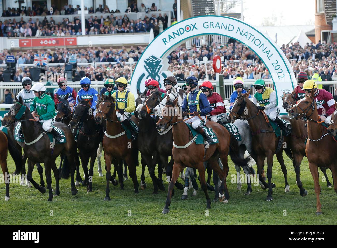 Aintree Racecourse. 9th Apr, 2022. Aintree, Merseyside, England: Grand ...
