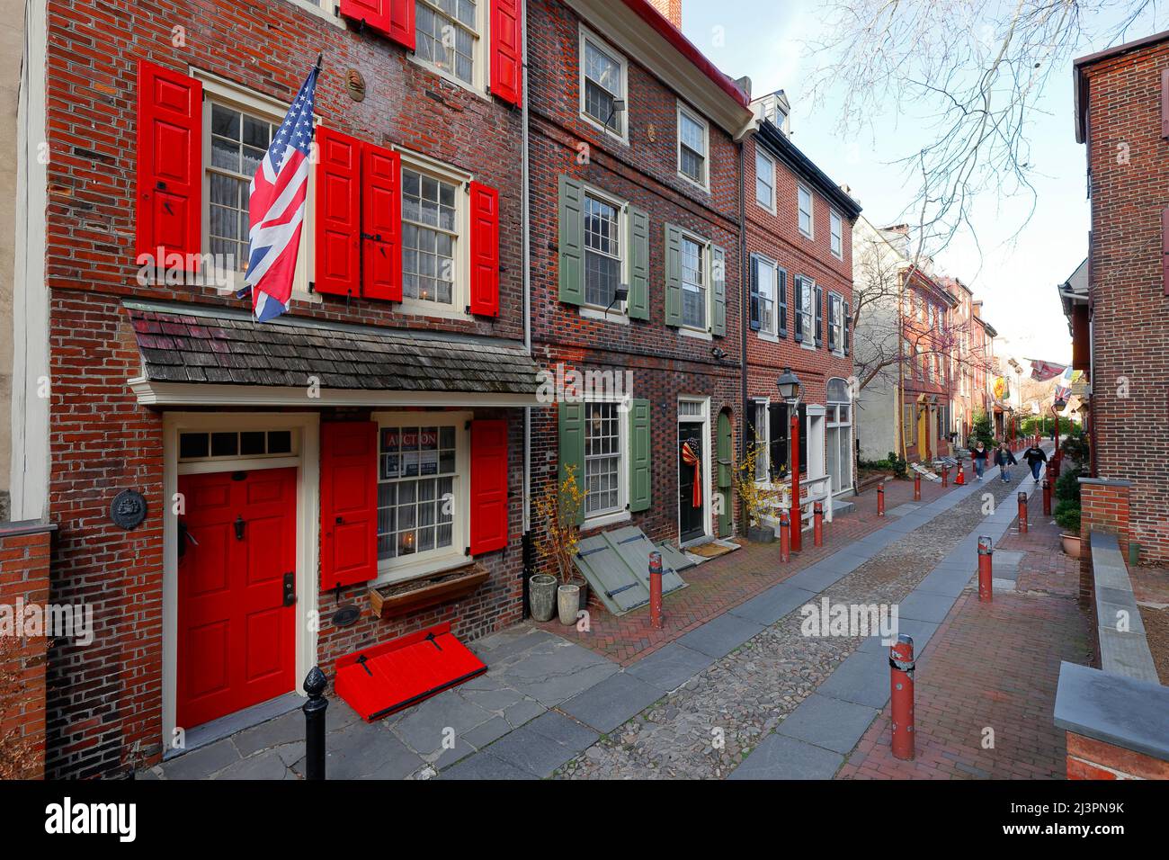 Elfreth's Alley in the Old City neighborhood of Philadelphia ...