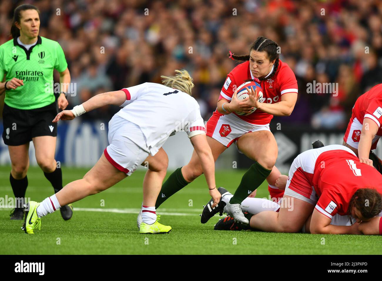Ffion Lewis of Wales Women tries top keep Marlie Packer of England ...