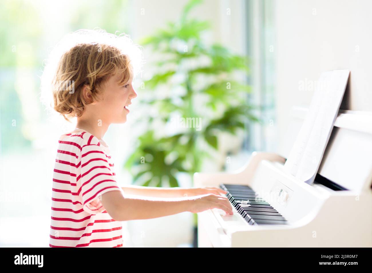 Child education music class hi-res stock photography and images - Alamy