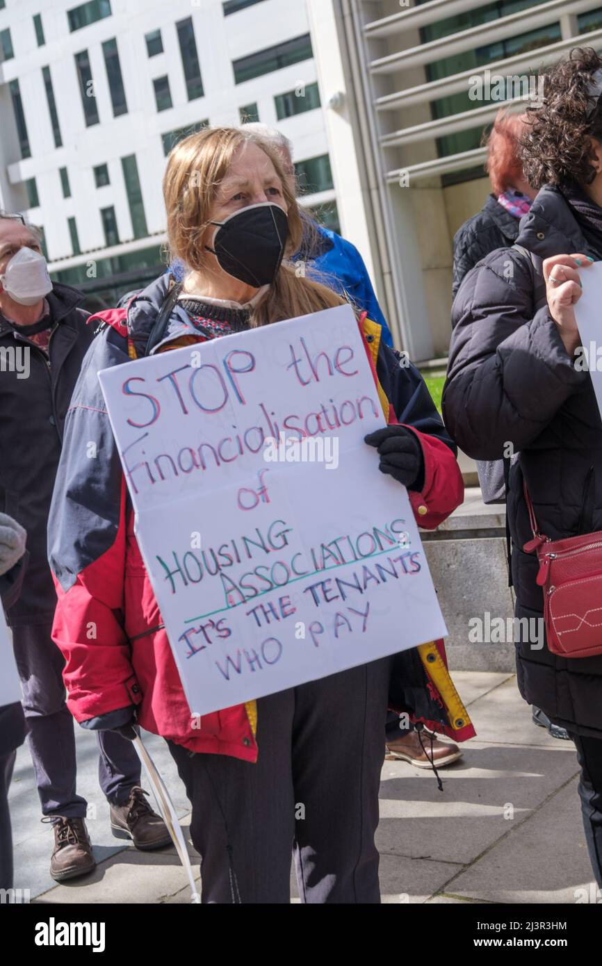 Acorn housing action hi-res stock photography and images - Alamy