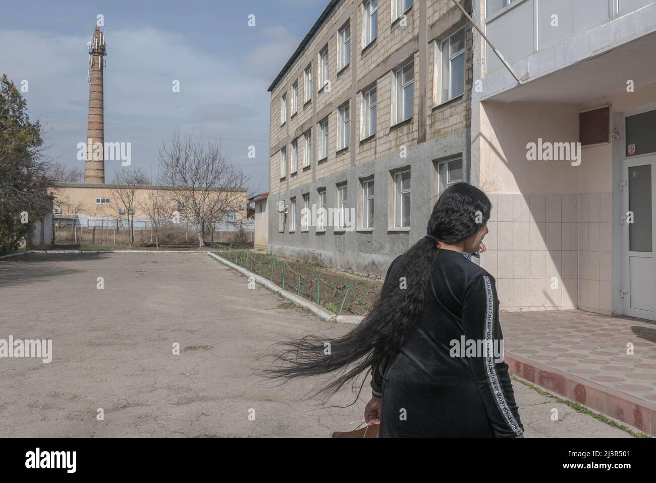 Migrant woman gypsy hi-res stock photography and images - Alamy