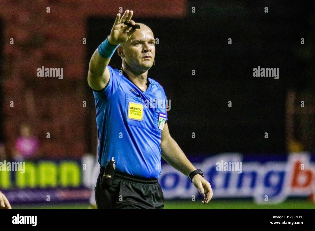 Referee dennis hi-res stock photography and images - Alamy