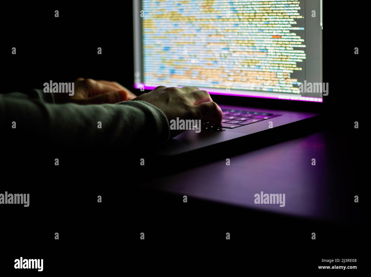Hacker programming hi-res stock photography and images - Alamy