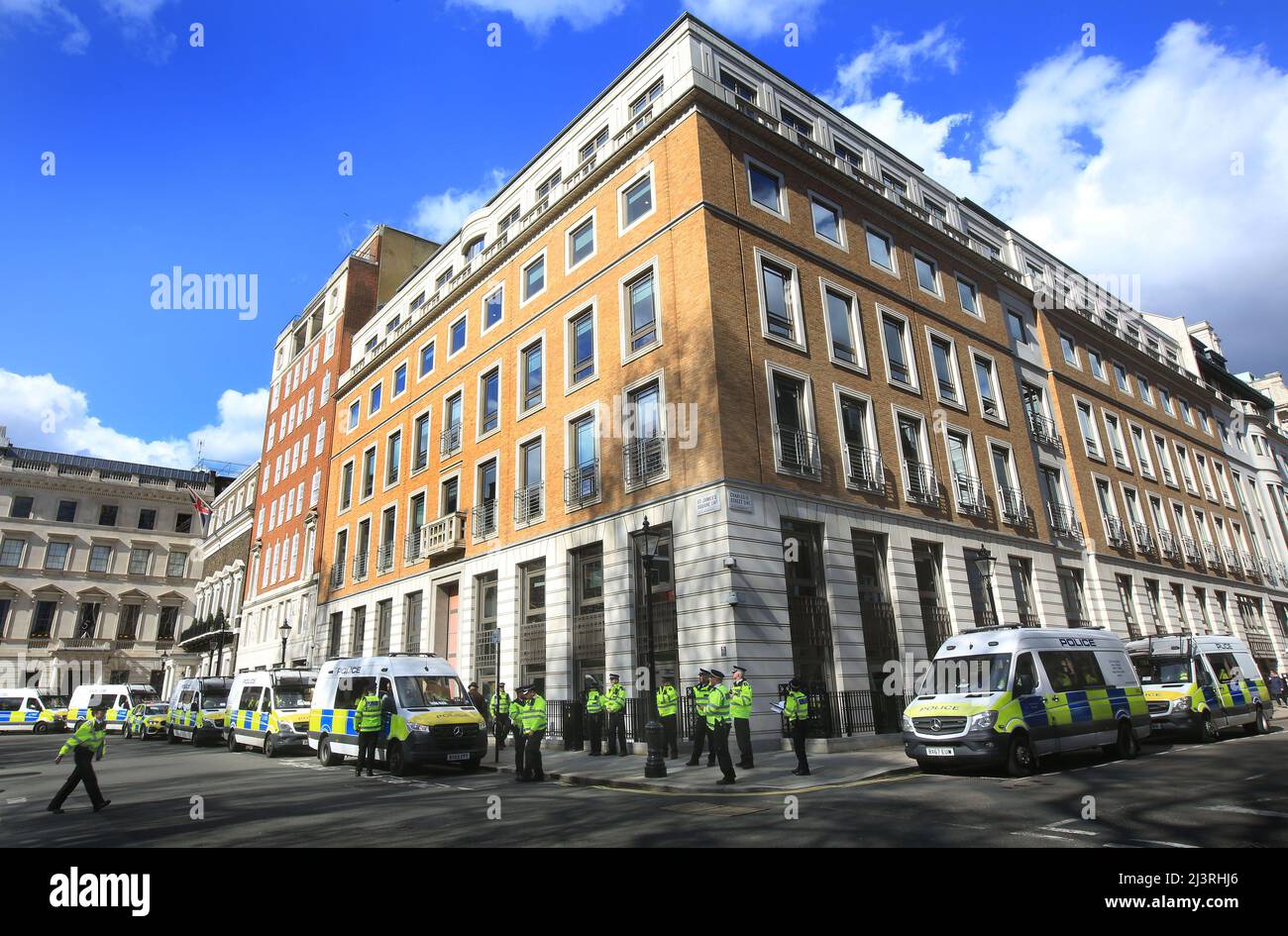 Bp london headquarters hi-res stock photography and images - Alamy