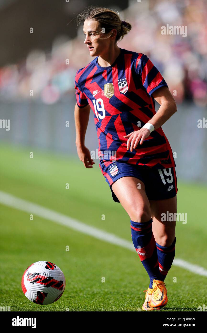 APRIL 09, 2022: United States Defender Emily Fox (19) looks for a ...