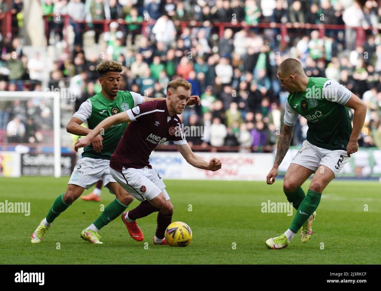 Nathaniel atkinson takes on hibs hi-res stock photography and images ...