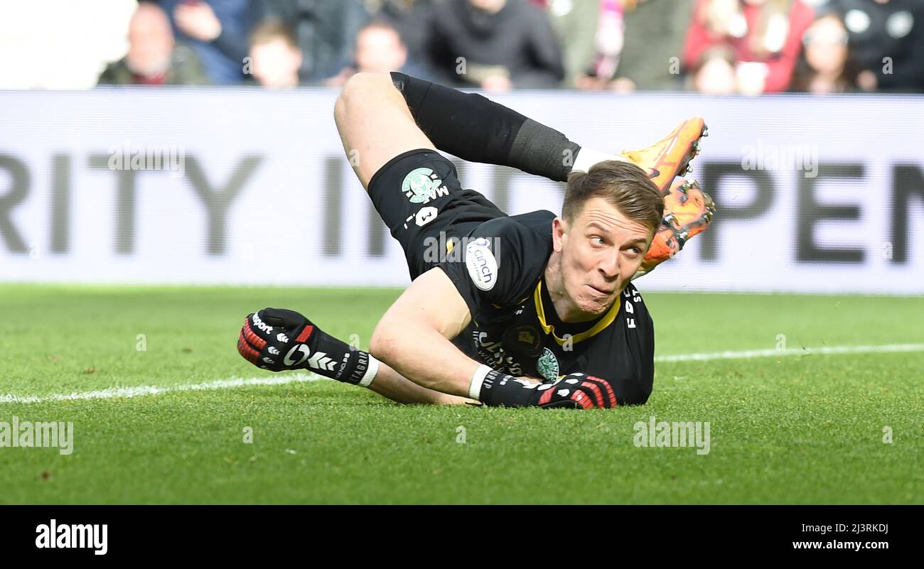 Tynecastle park edinburgh scotland uk hearts vs hibernian cinch hi-res ...