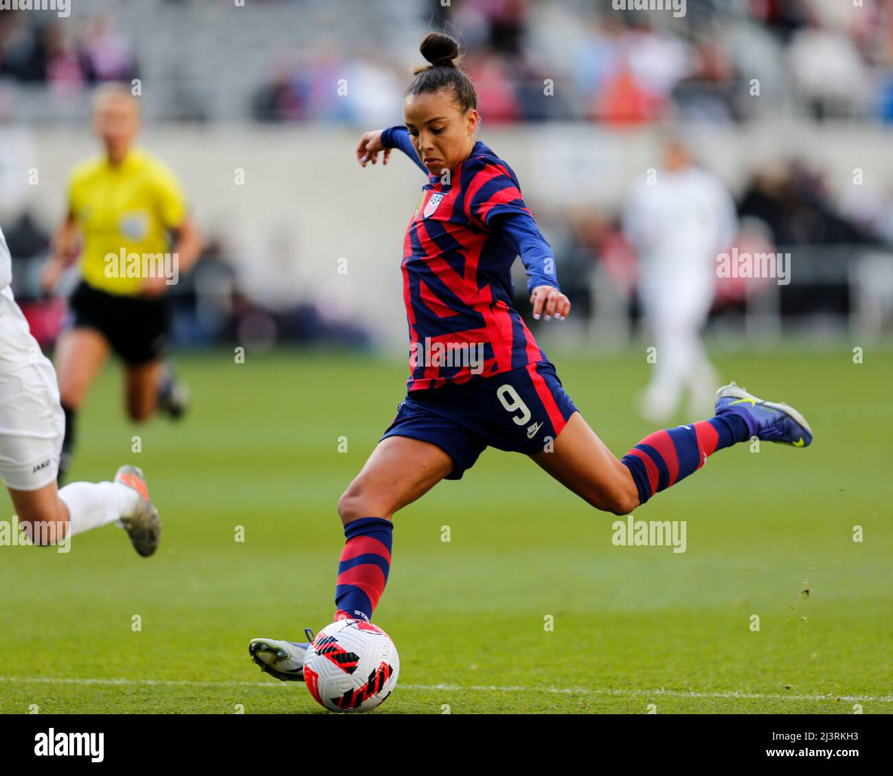 Mallory pugh shot hi-res stock photography and images - Alamy