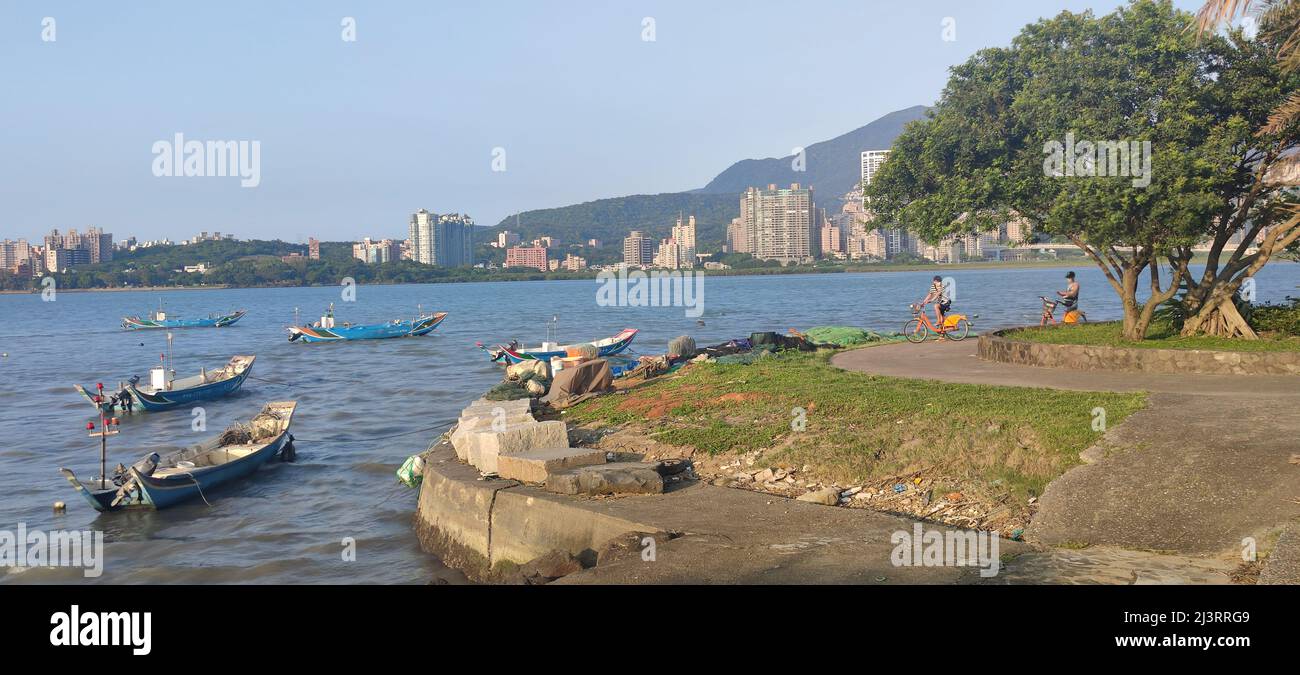 Bali, Taiwan - Apr 0, 2022 : Beautiful sunset over the Danshui River ...