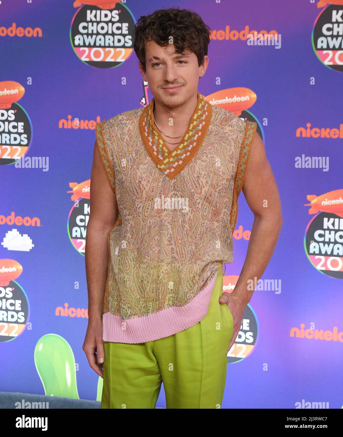 Nickelodeon kids choice awards 2022 arrivals hi-res stock photography ...