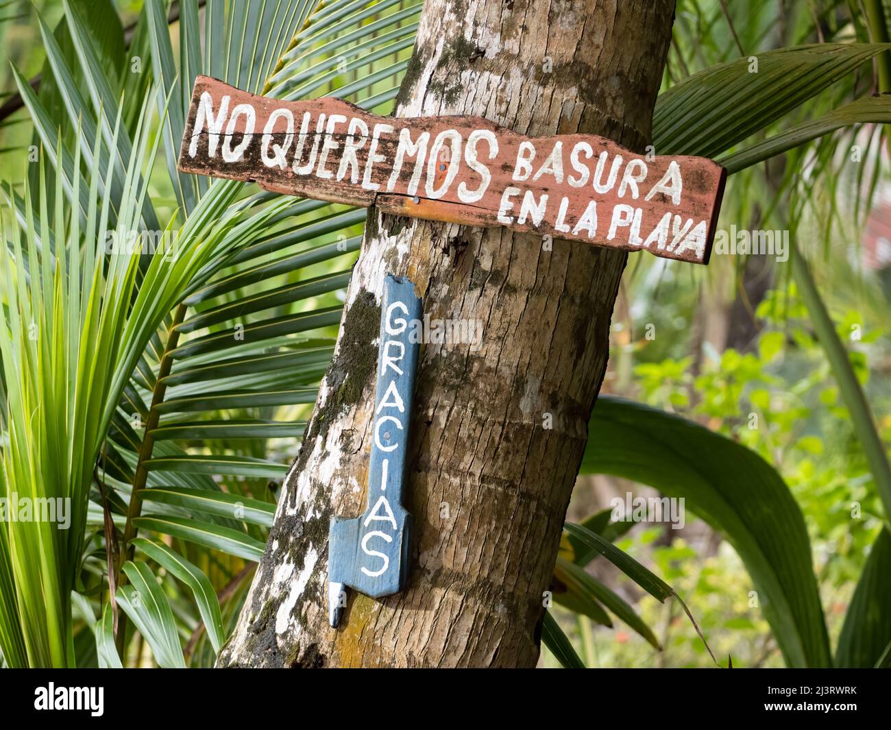 Hand painted beach sign in Spanish: We don't want trash on the beach ...