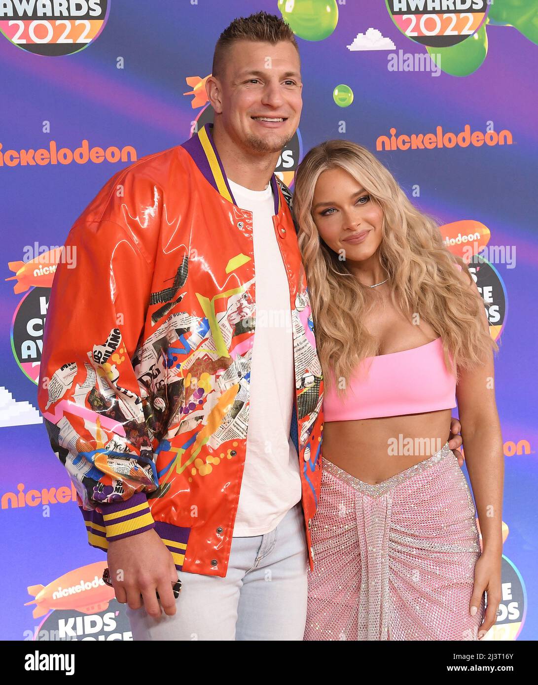 (L-R) vRob Gronkowski and Camille Kostek arrives at the 2022 ...