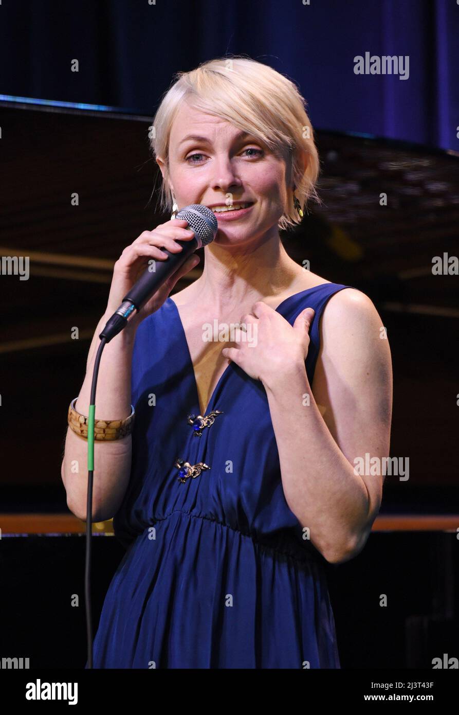 Charlotte, NC, USA. 9th Apr, 2022. Kat Edmonson on stage for An Evening ...