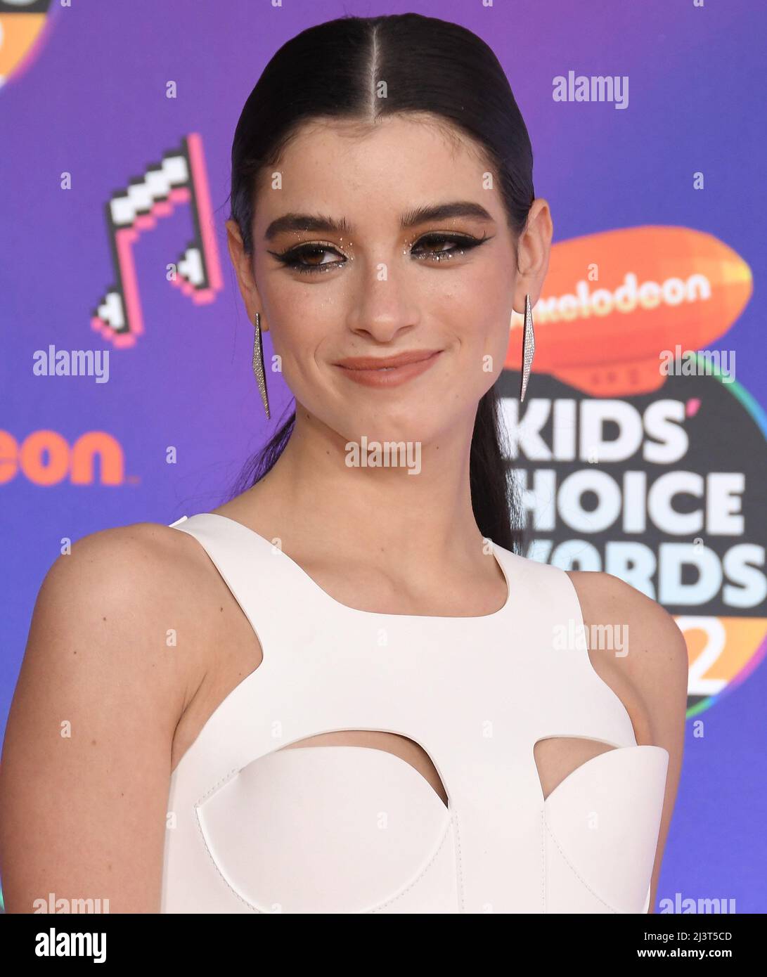 Dixie D'Amelio arrives at the 2022 Nickelodeon Kid's Choice Awards held ...