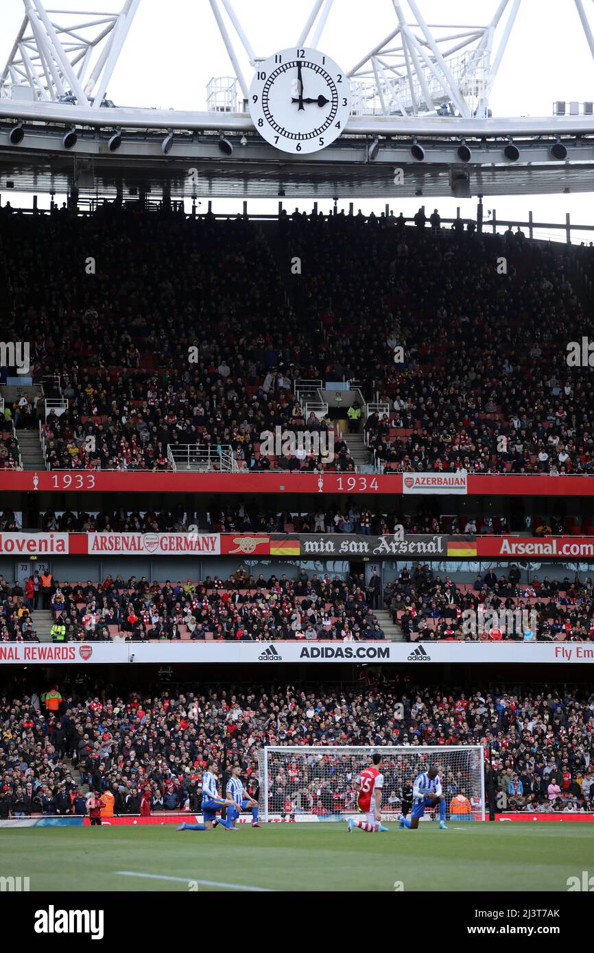 Emirates stadium clock end hi-res stock photography and images - Alamy