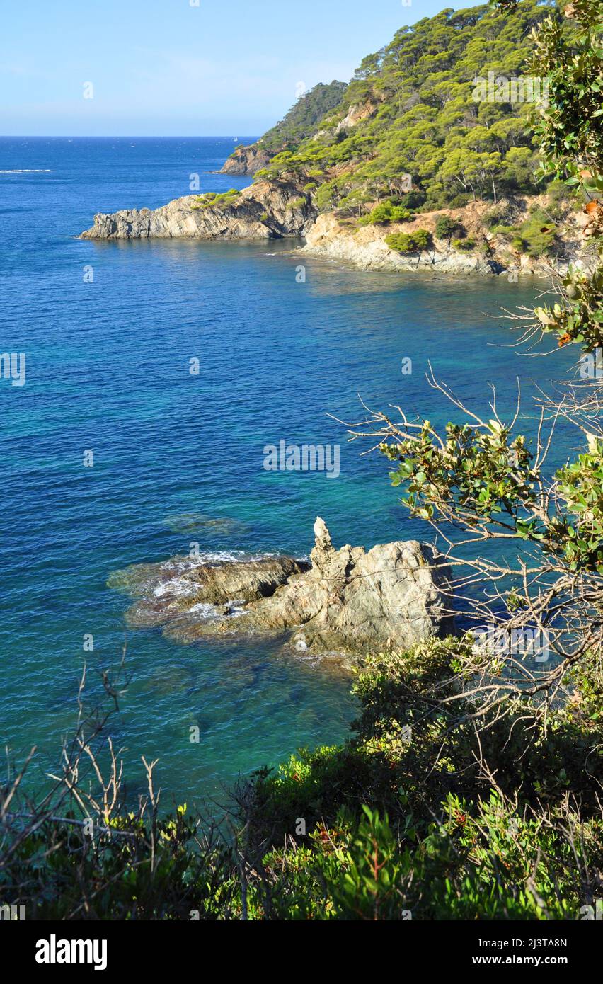 Coastal path of the peninsula of Giens Stock Photo - Alamy