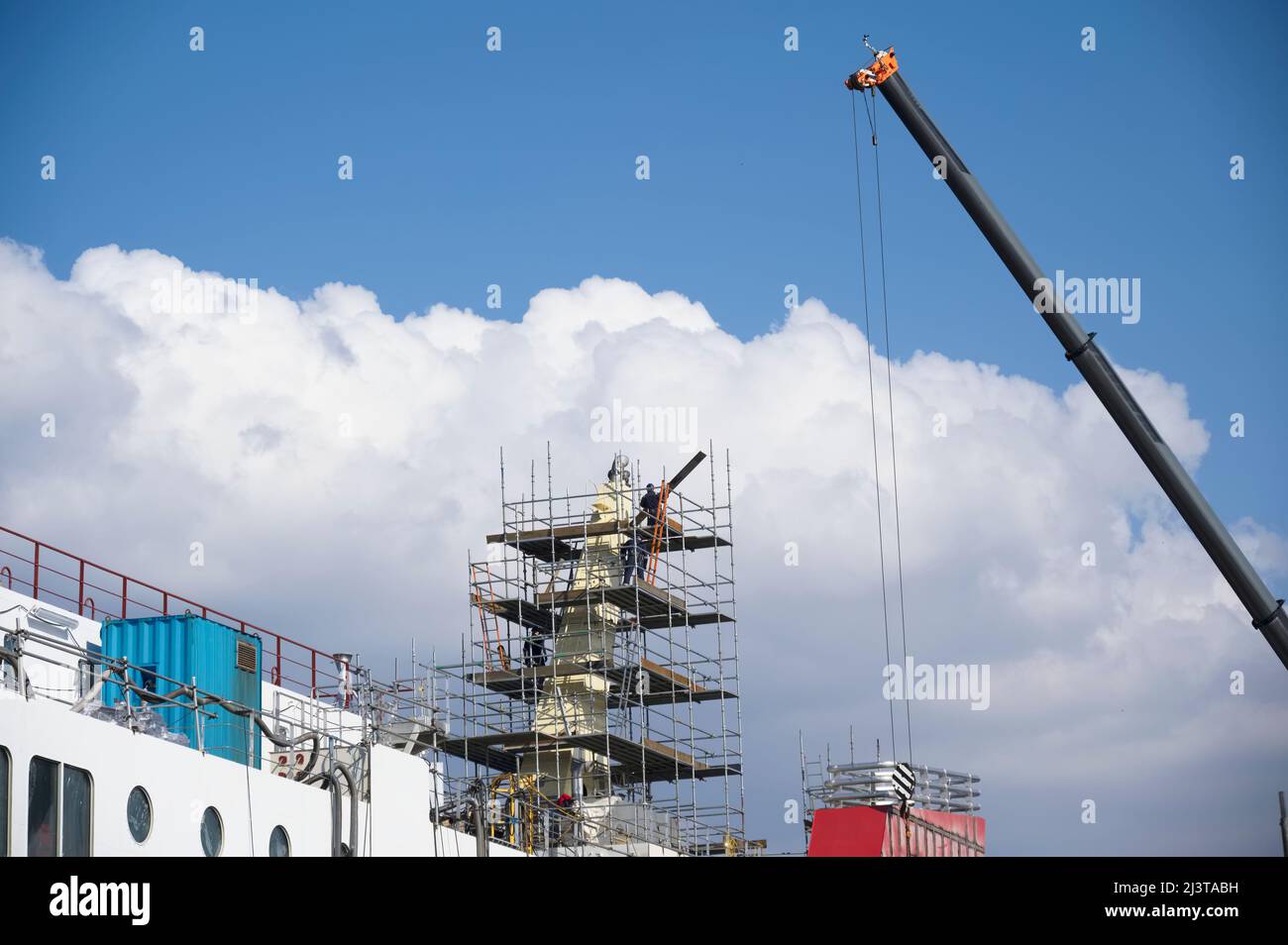 Ship Building and scaffolding in Port Glasgow Shipbuilding Dock Stock ...