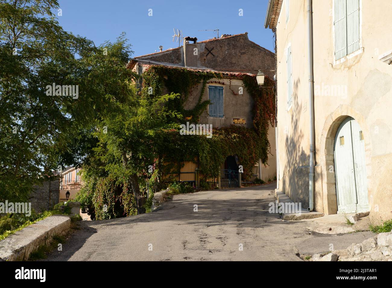 Le haut village hi-res stock photography and images - Alamy