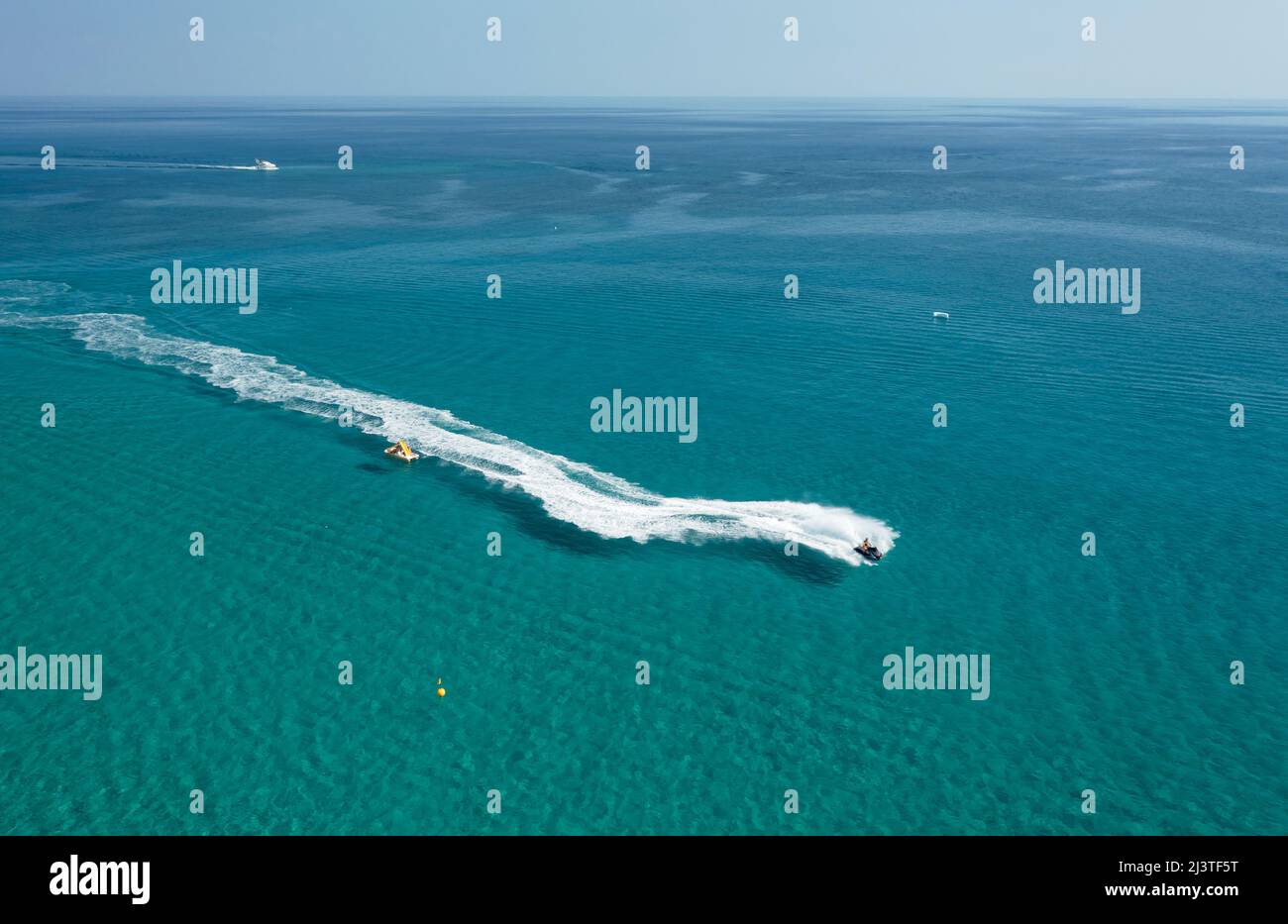 Aerial water skiing hi-res stock photography and images - Alamy