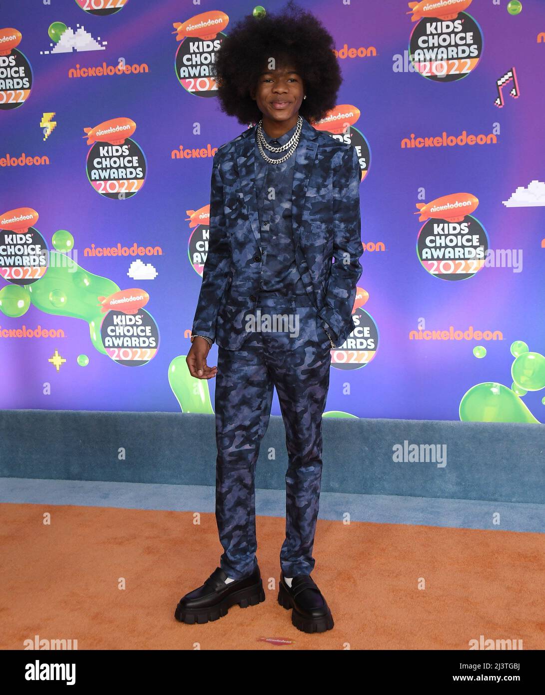 Tyler Gordon arrives at the 2022 Nickelodeon Kid's Choice Awards held ...