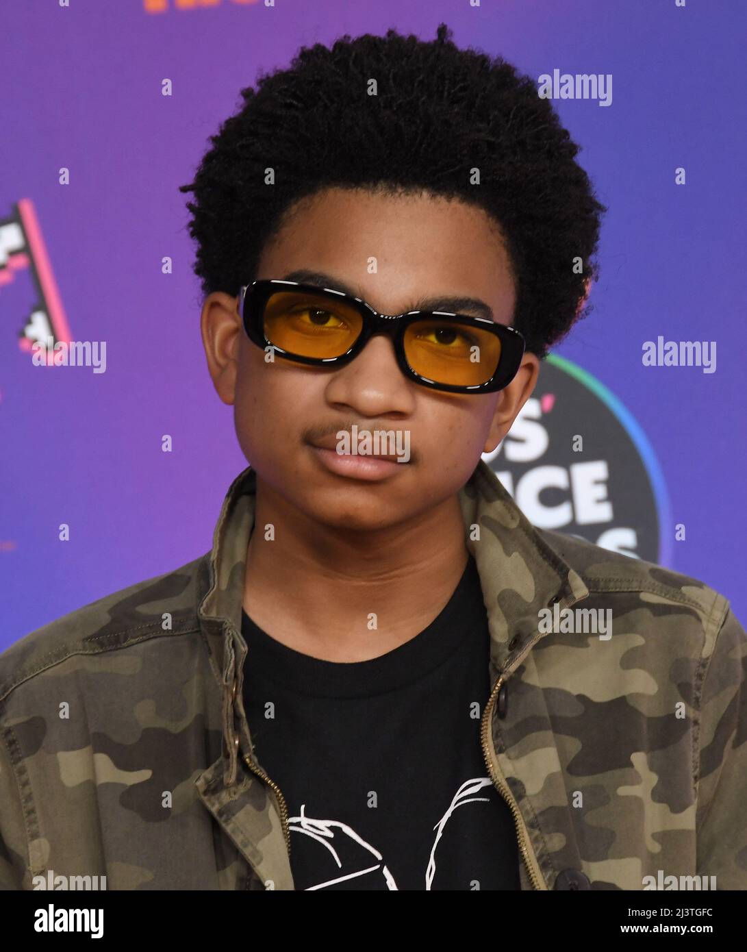 Andre Robinson arrives at the 2022 Nickelodeon Kid's Choice Awards held ...