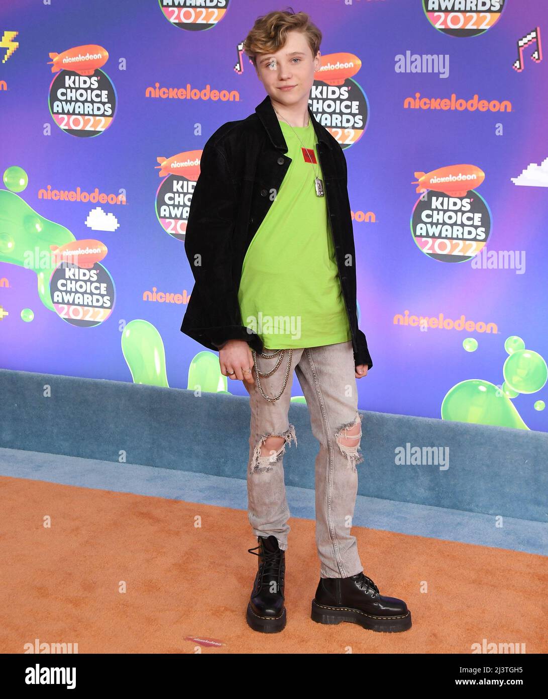 Los Angeles, USA. 09th Apr, 2022. Asher Bishop arrives at the 2022 Nickelodeon Kid's Choice ...