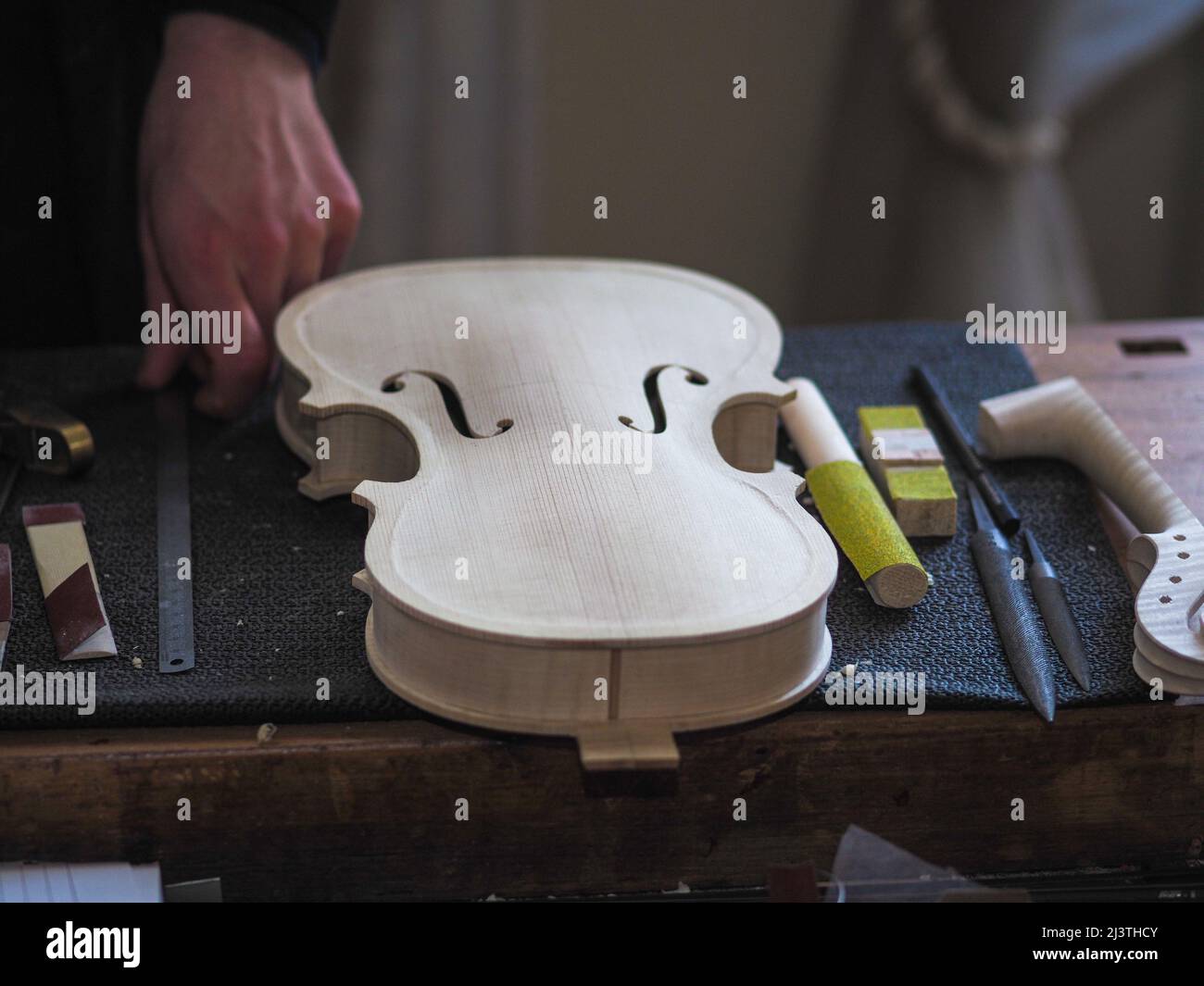 Luthier working chisel in new hi-res stock photography and images - Alamy