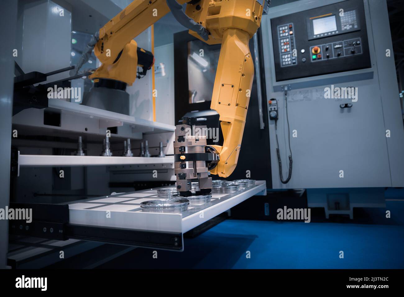 Robotic Cells To Automate Your Production Line – VNMNM