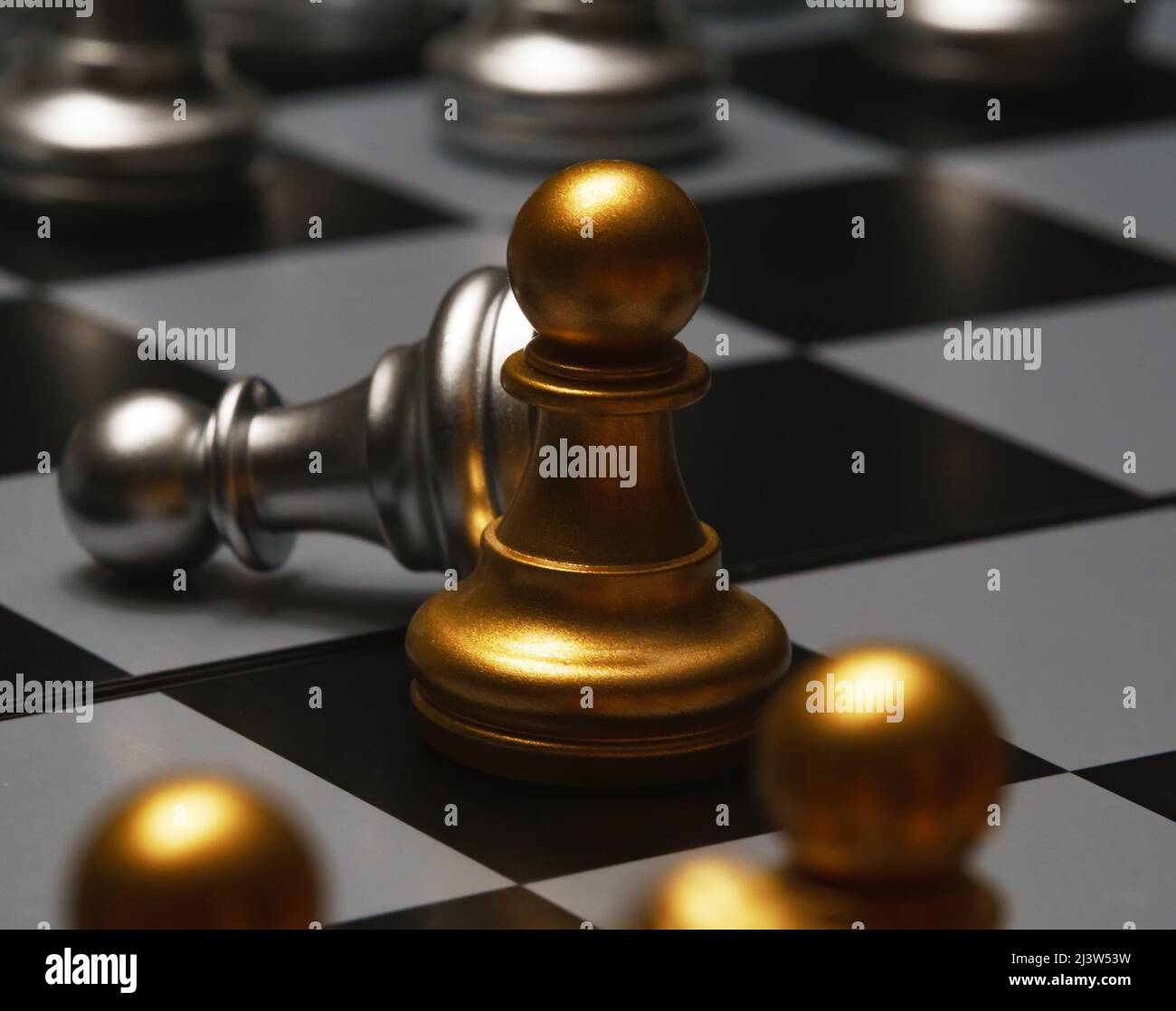 Fallen pawn piece on chess hi-res stock photography and images - Alamy