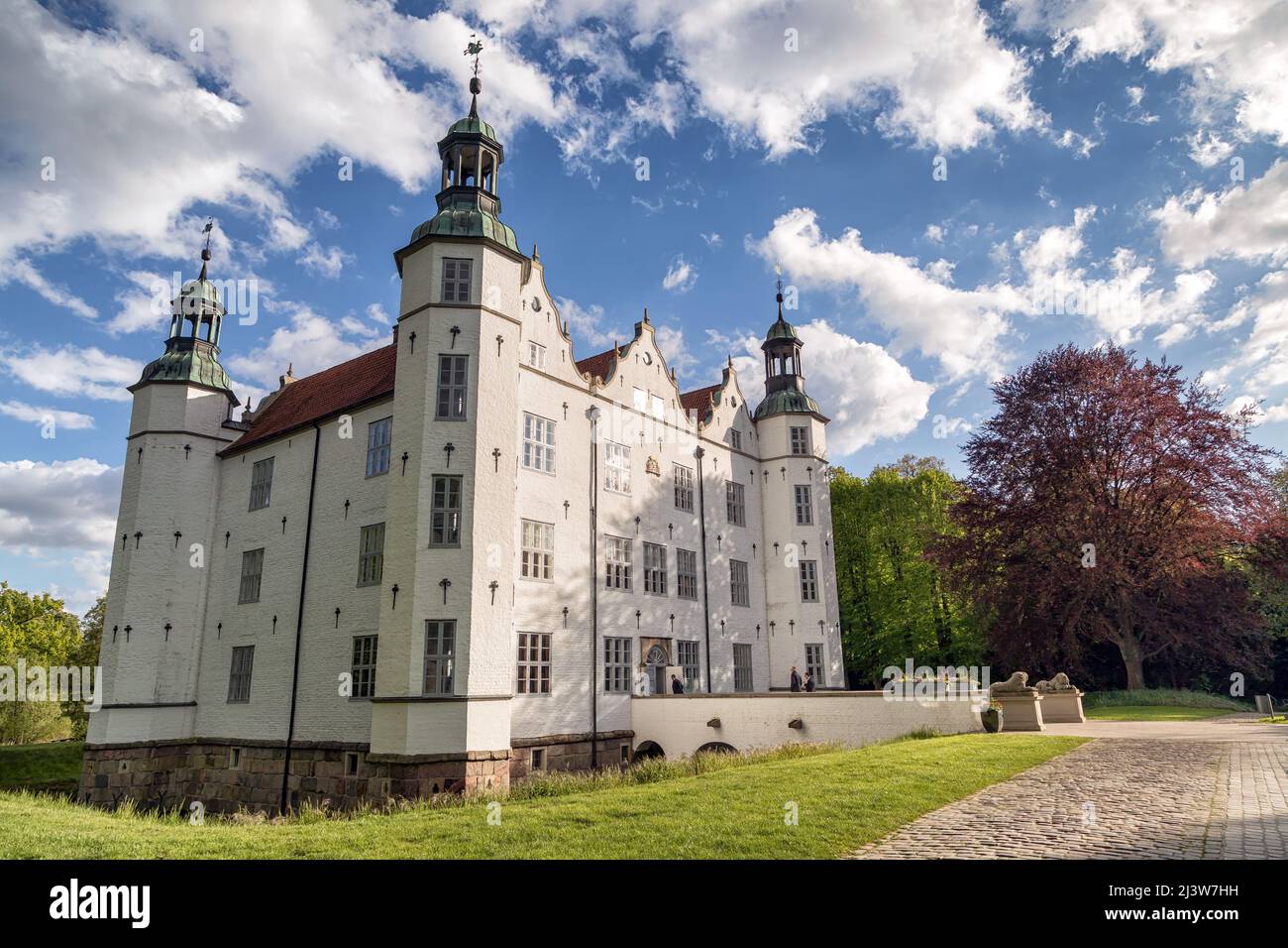 ahrensburg castle in schleswig holstein Stock Photo - Alamy