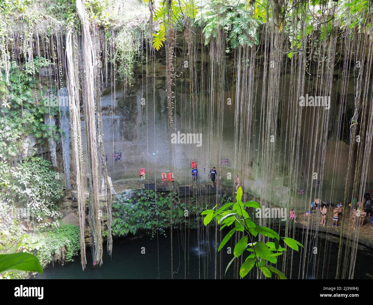 Cenotes chichen itza hi-res stock photography and images - Alamy