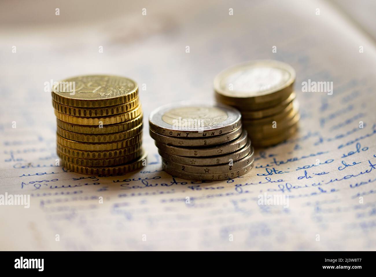 Family accounts hi-res stock photography and images - Alamy