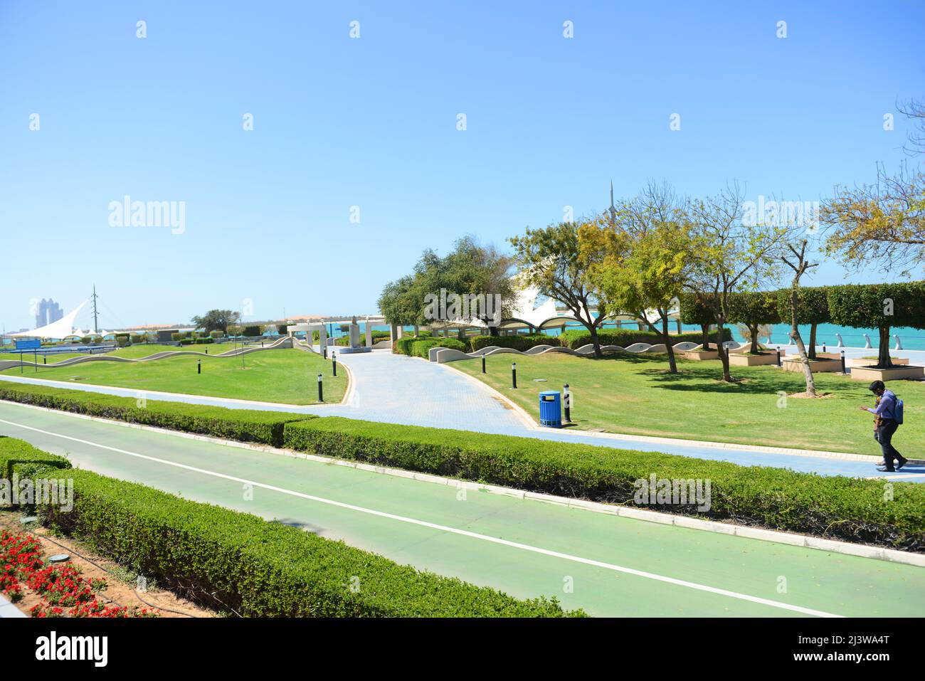 The beautiful waterfront promenade a the Corniche, Abu Dhabi, UAE Stock ...