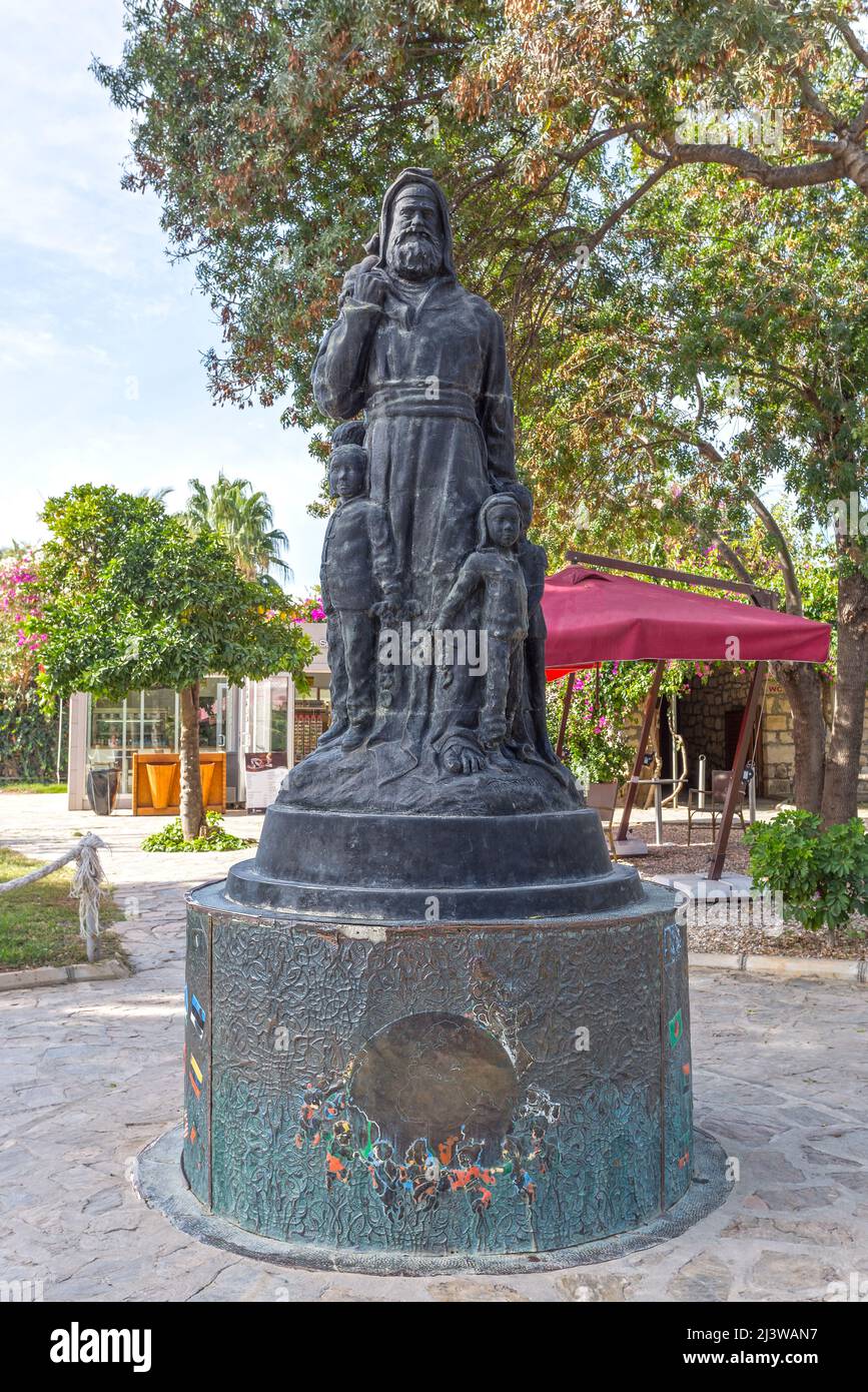 Statue of Saint Nicholas (Santa Claus) in Demre, Turkey Stock Photo - Alamy