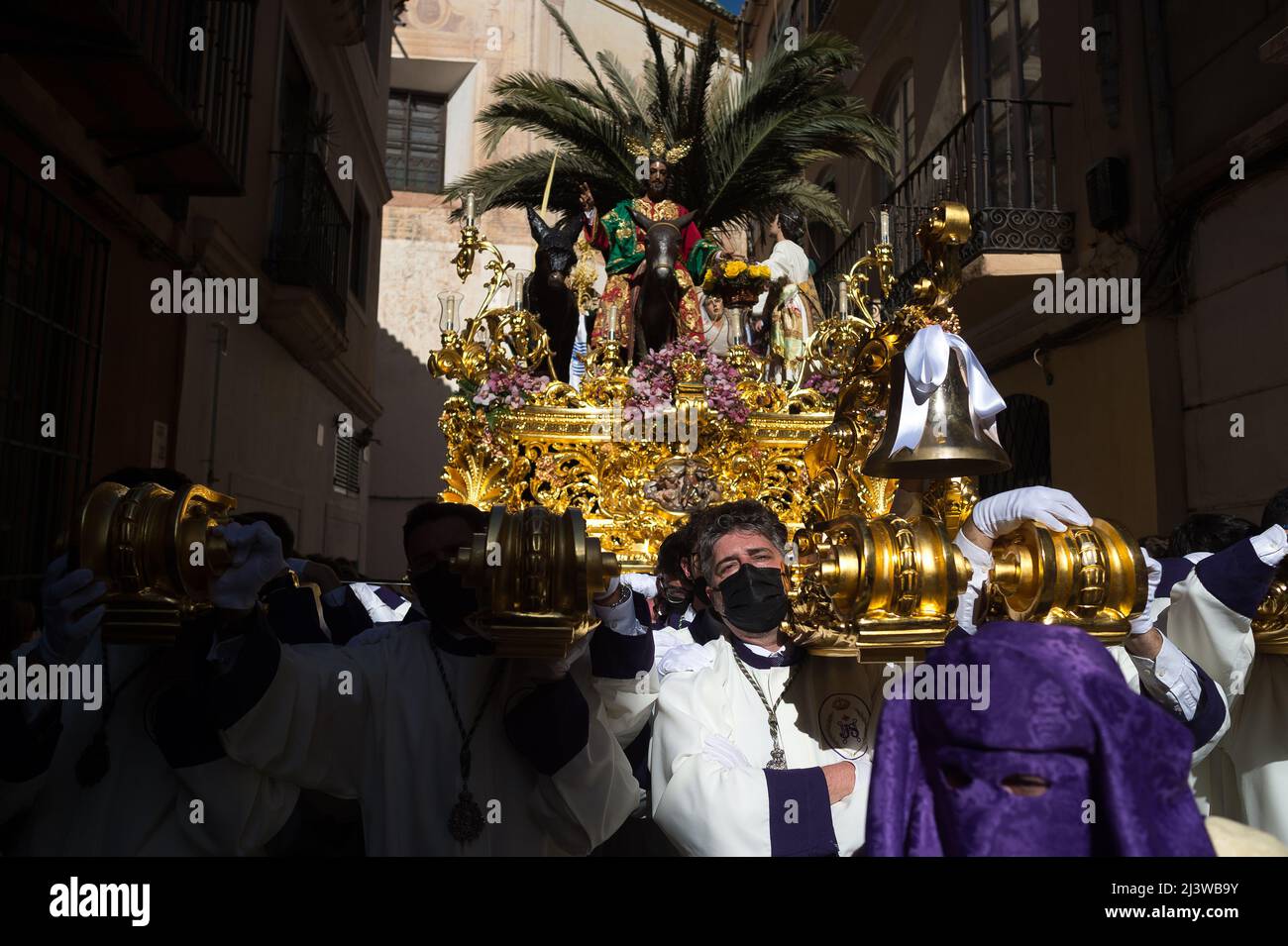Statue virgin mary on float hi-res stock photography and images - Alamy