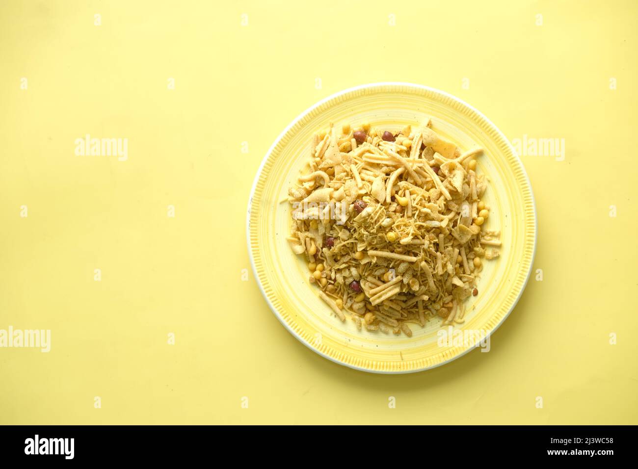 Mix chiwda hi-res stock photography and images - Alamy