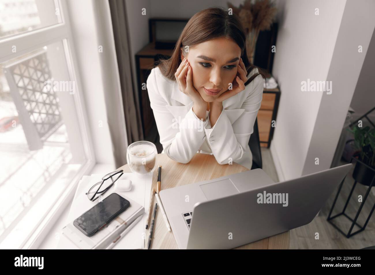 Beautiful business woman working office hi-res stock photography and ...