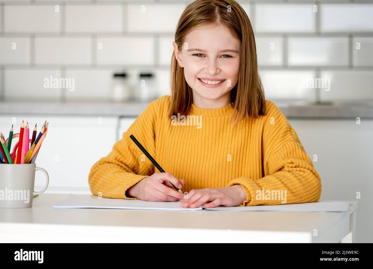 Preteen childhood hi-res stock photography and images - Alamy