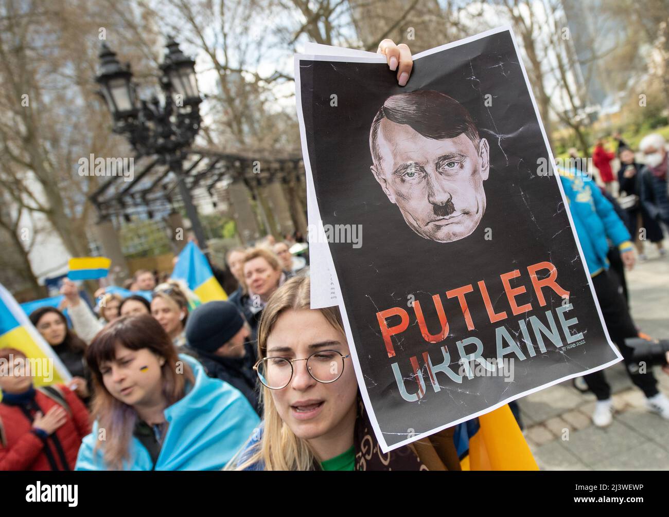 Pro putin poster hi-res stock photography and images - Alamy
