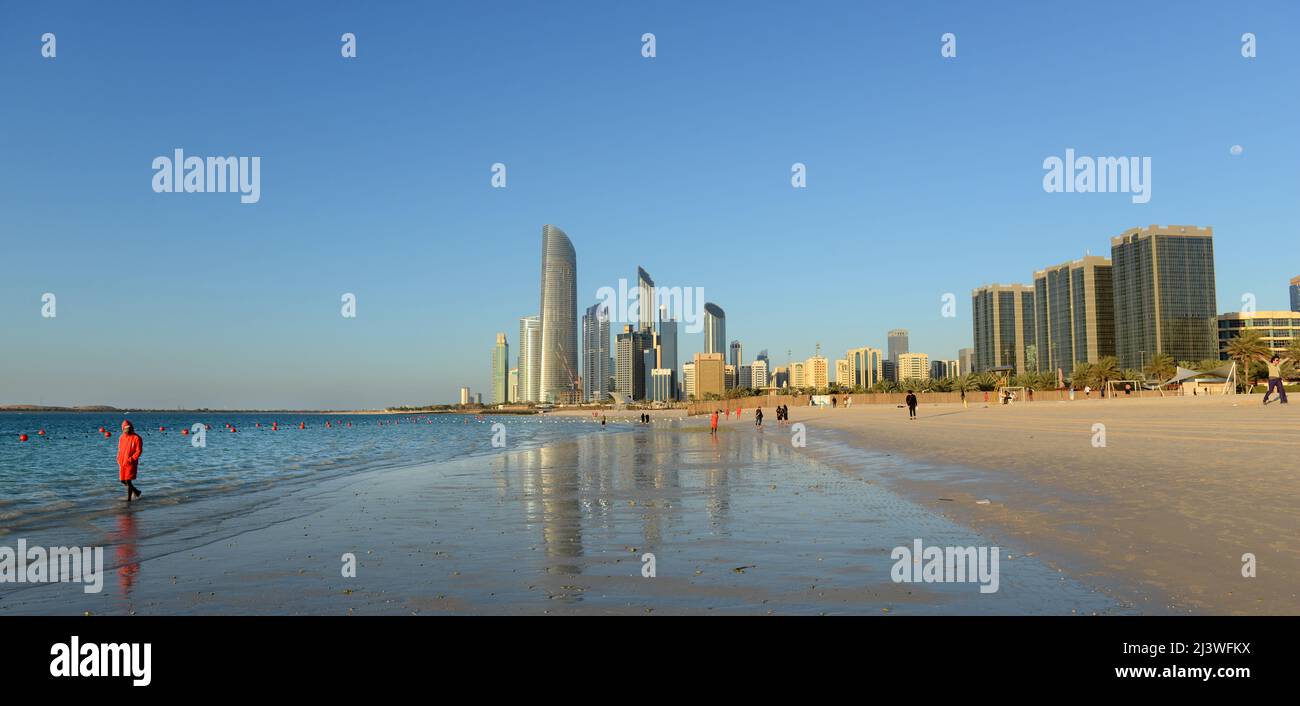 The beautiful Corniche beach in Abu Dhabi, UAE Stock Photo - Alamy