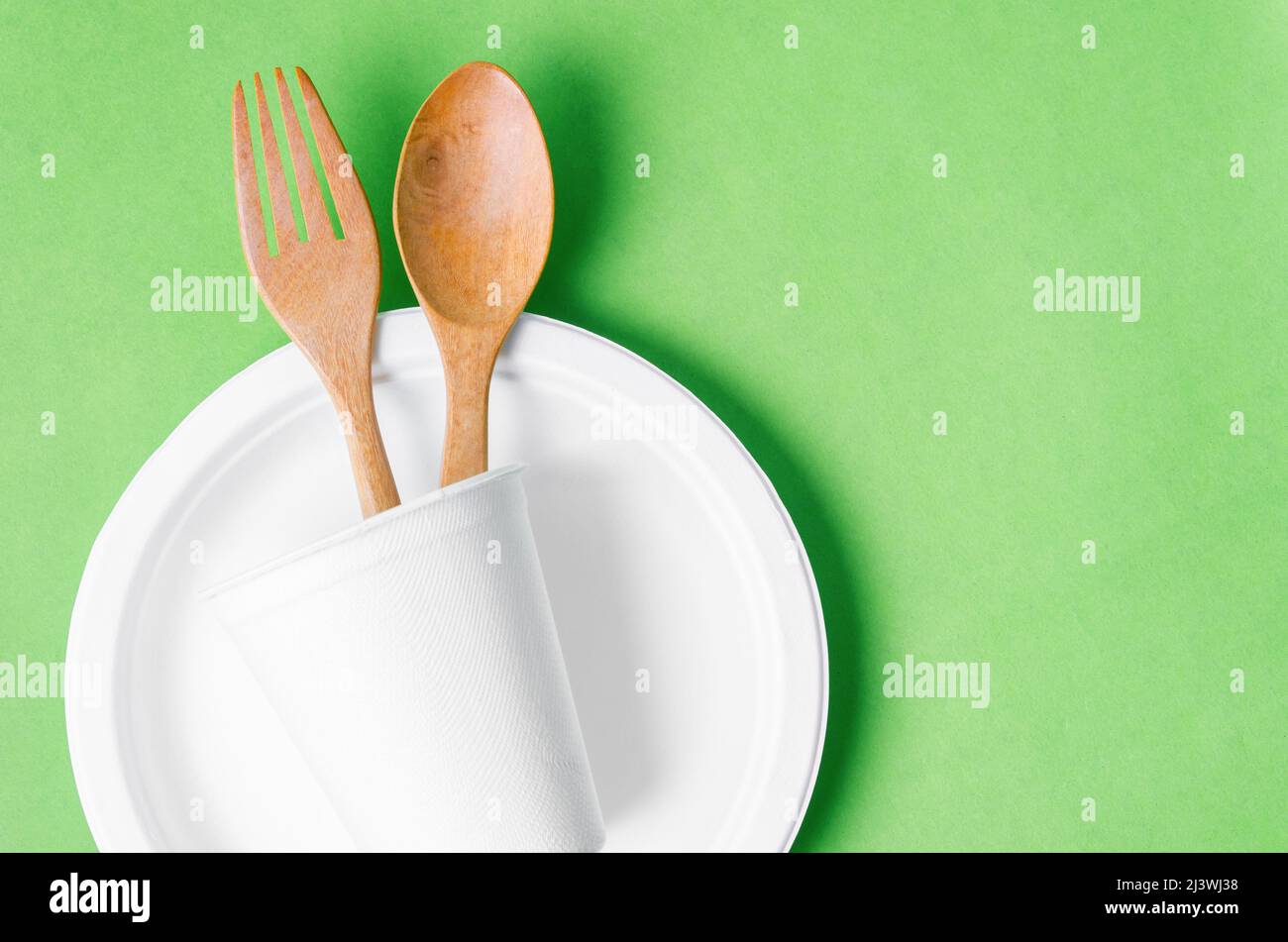 The Eco friendly biodegradable paper disposable for packaging food on ...