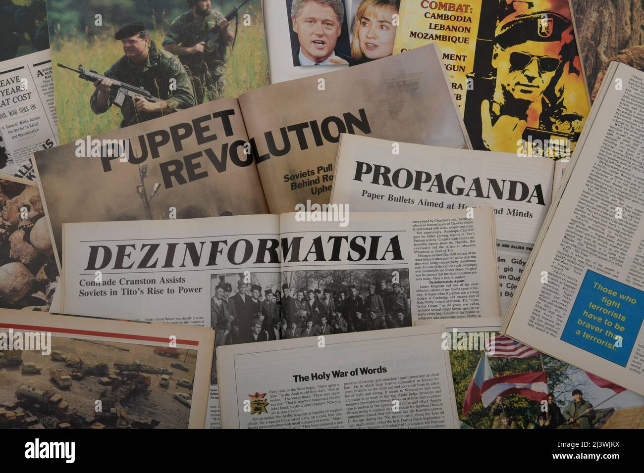 Social media manipulation puppet hi-res stock photography and images ...