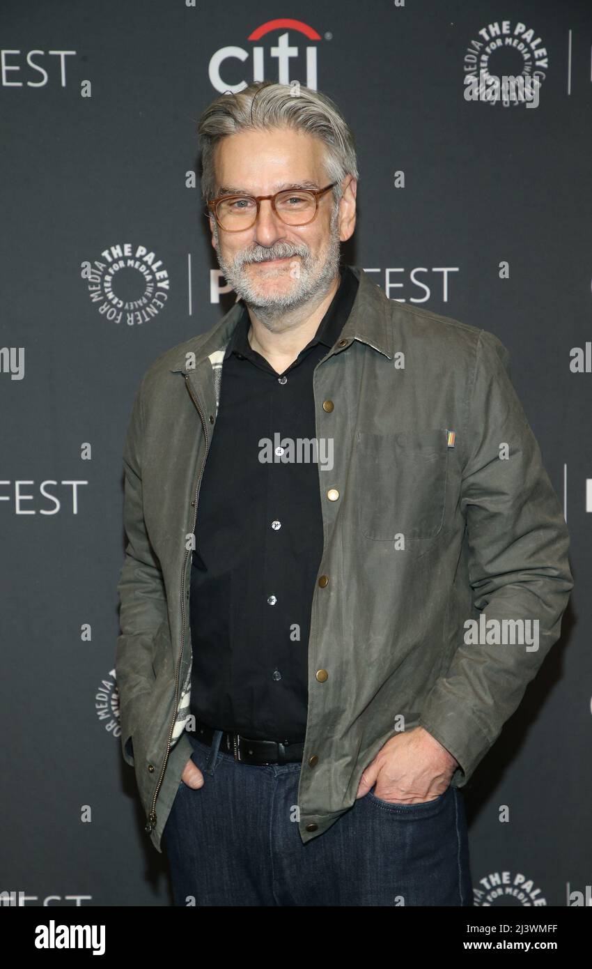 Hollywood, Ca. 9th Apr, 2022. Peter Gould at the Better Call Saul red ...