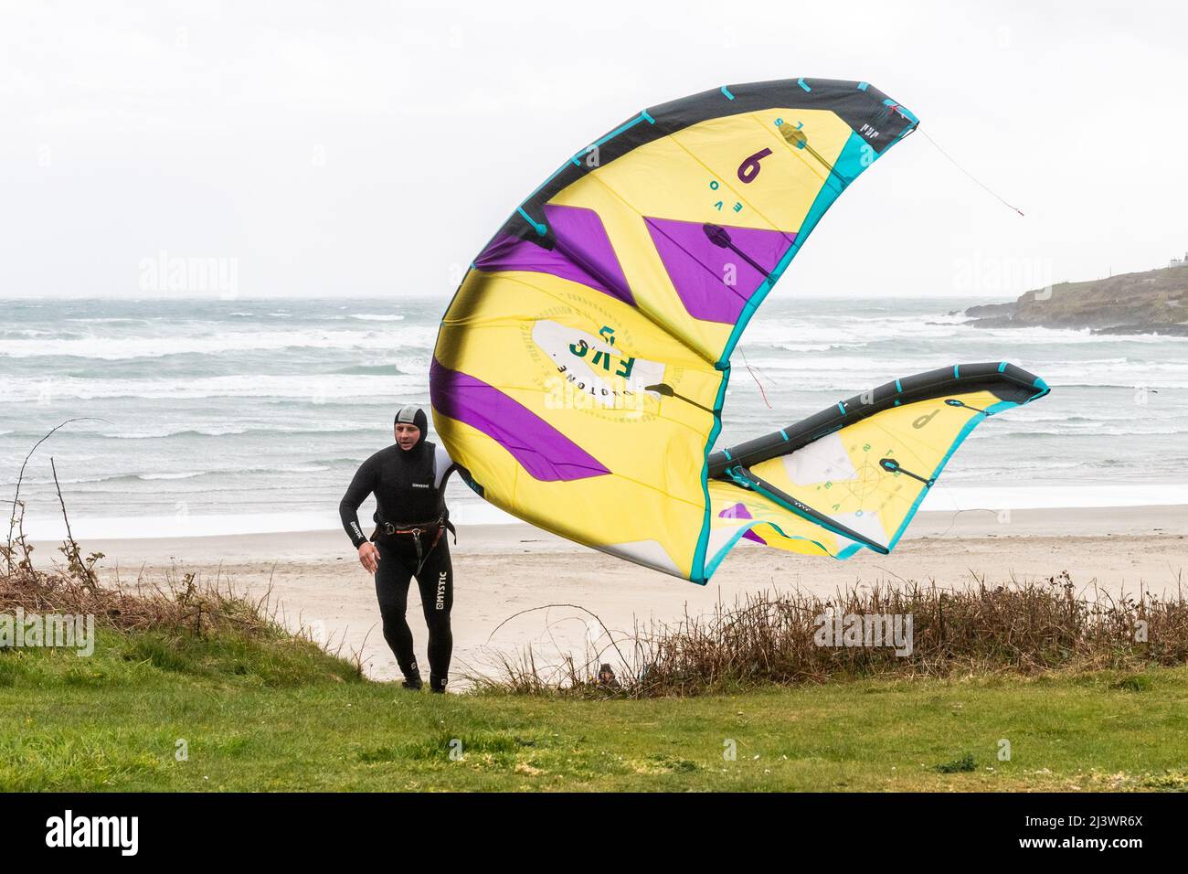 Inchydoney, West Cork, Ireland. 10th Apr, 2022. Kite surfers make the ...