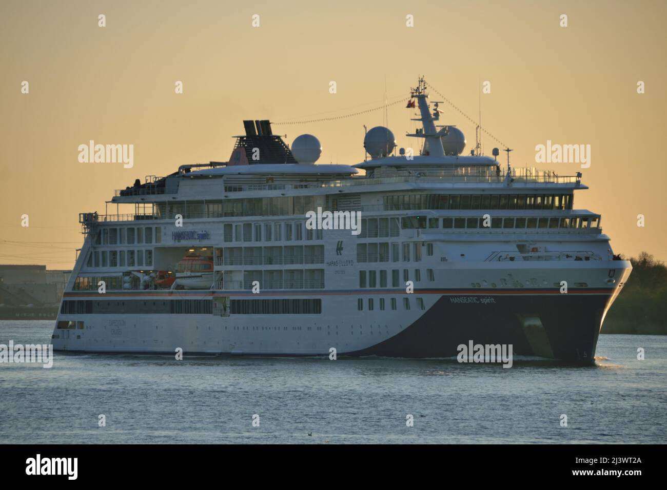 Cruise Ship HANSEATIC spirit heads up the River Thames to London in the ...
