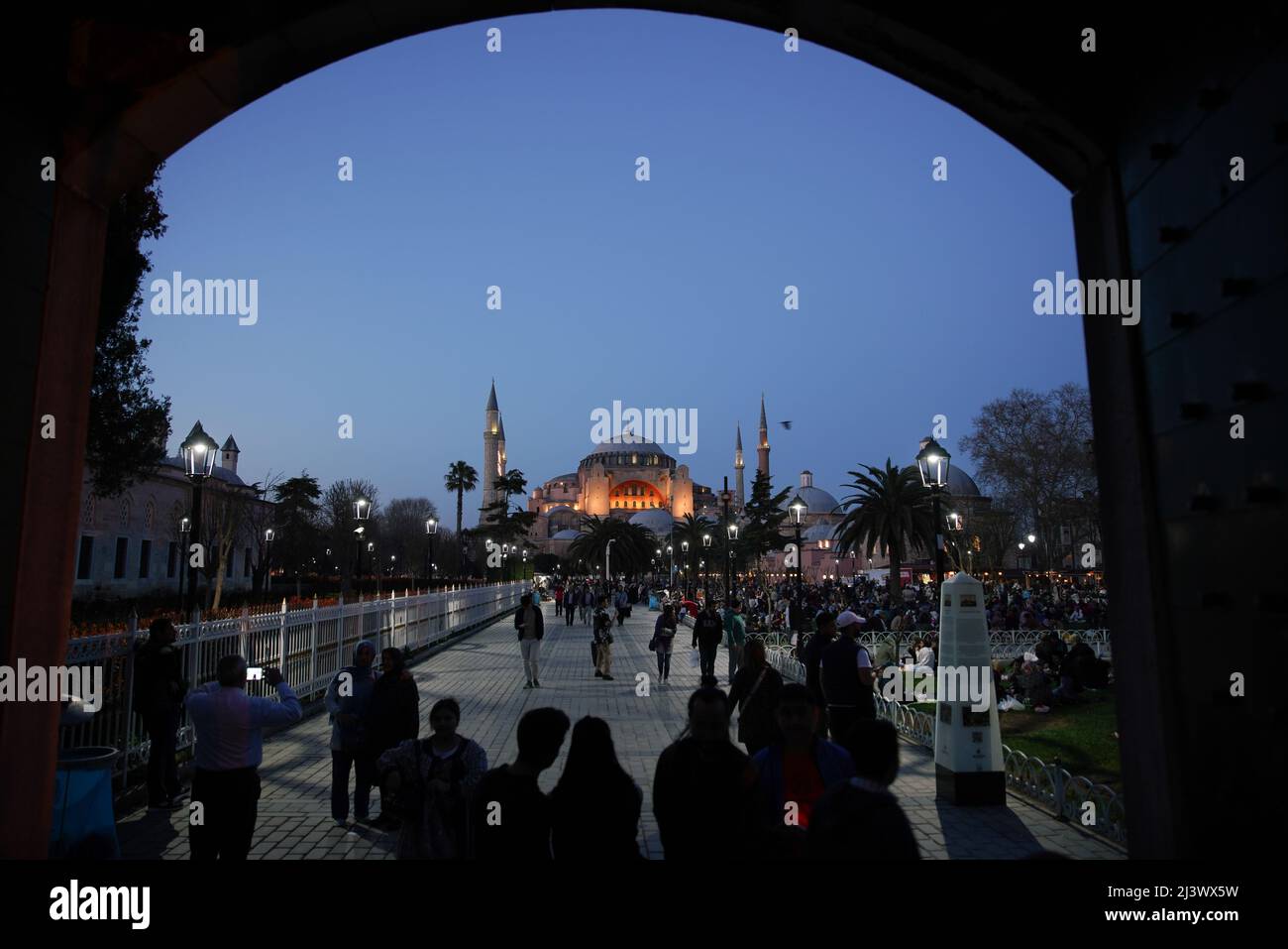 Breaking fasting hi-res stock photography and images - Alamy