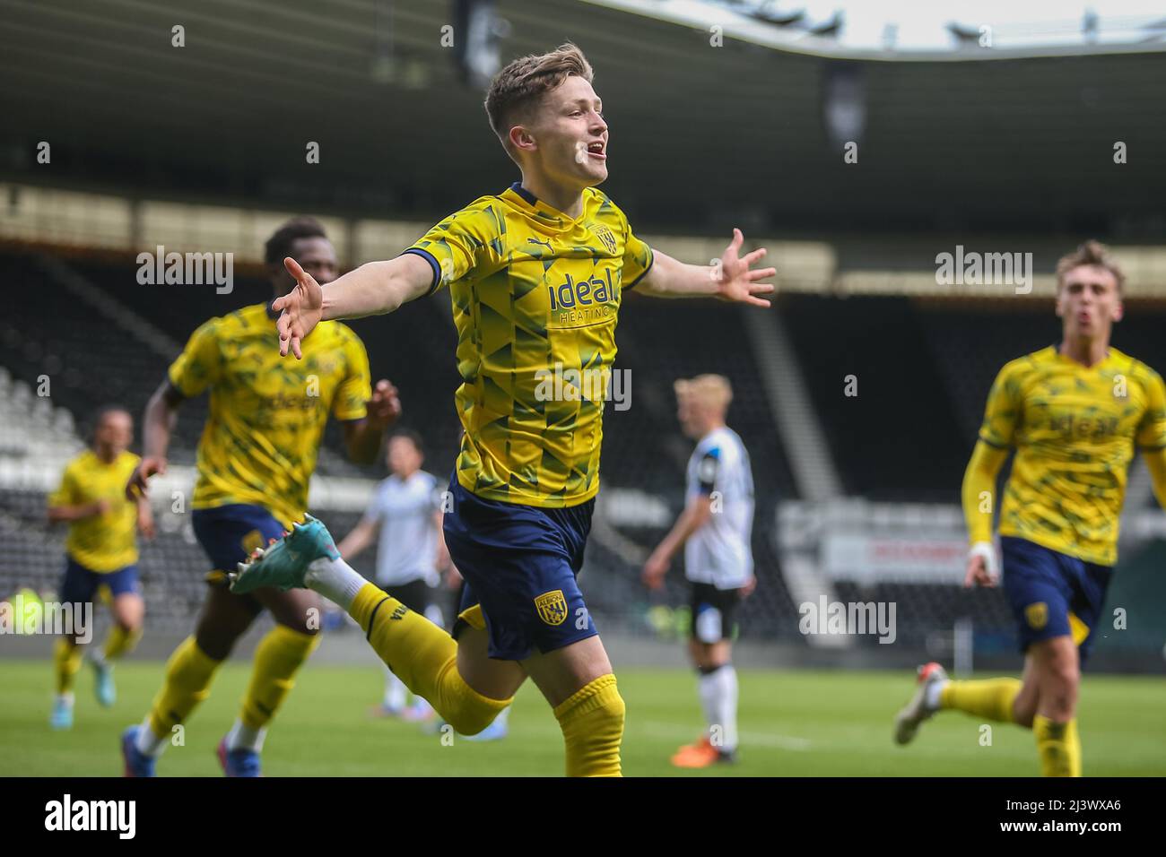 Zac ashworth hi-res stock photography and images - Alamy