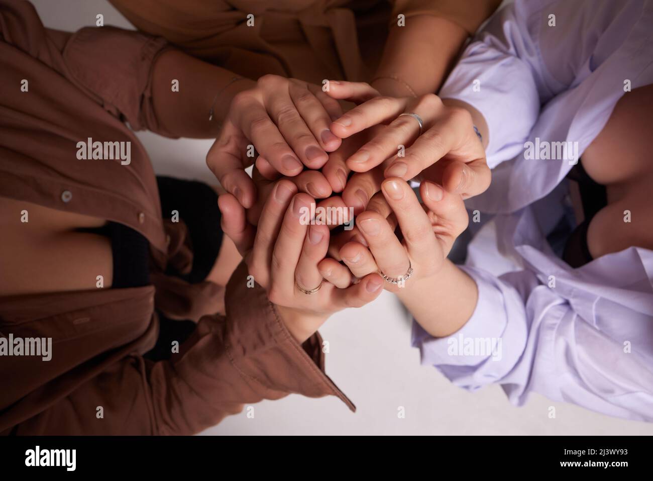 Hand trying catch something hi-res stock photography and images - Alamy